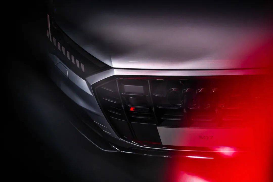 V8绝唱 全新奥迪SQ7暗夜骑士版116.98万元_搜狐汽车_搜狐网