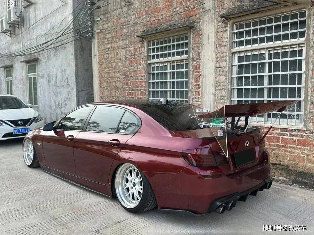 尾翼能晾衣服的姿态风宝马528Li，让原本低调的外观变得很战斗_搜狐汽车_搜狐网