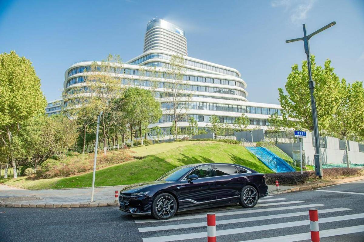 百万级价值体验！追光PHEV冲击56E构建的“铜墙铁壁”？_搜狐汽车_搜狐网