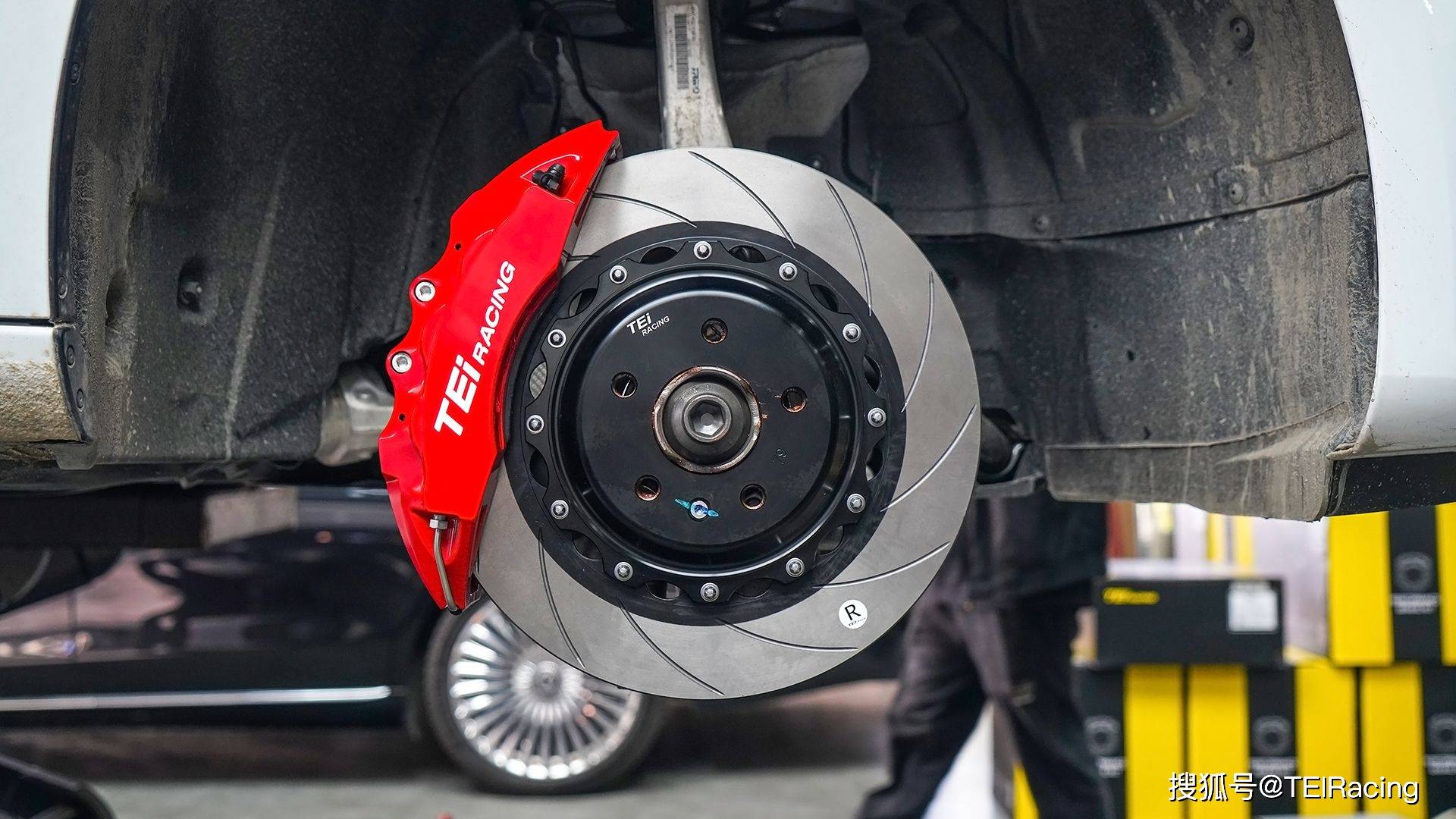 改装案例丨奥迪A4L升级P60ES大六活塞卡钳套件_搜狐汽车_搜狐网