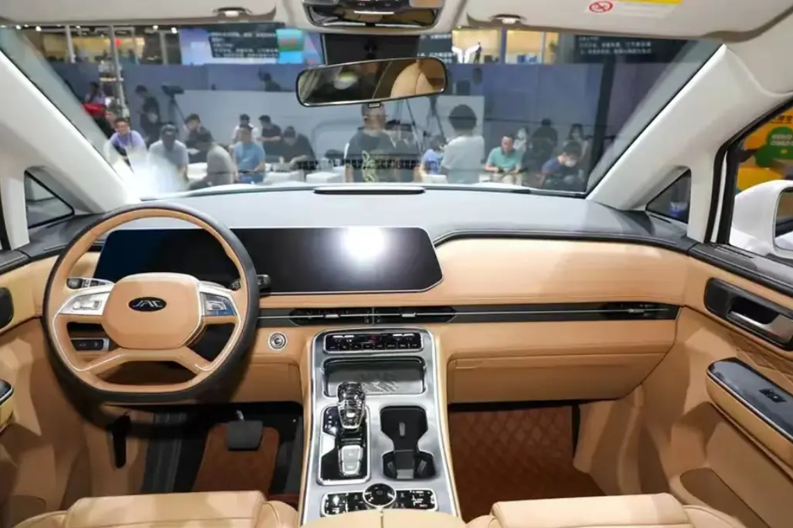 联合引擎 | 江淮瑞风RF8上市，16.99万的中大型MPV是不是你的菜？_搜狐汽车_搜狐网