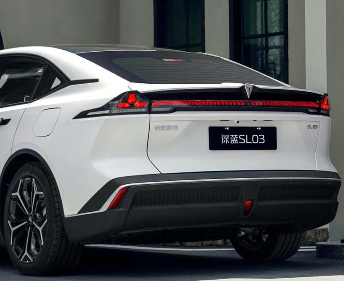 冬季购车热选：不愁续航，深蓝SL03 VS零跑C01_搜狐汽车_搜狐网