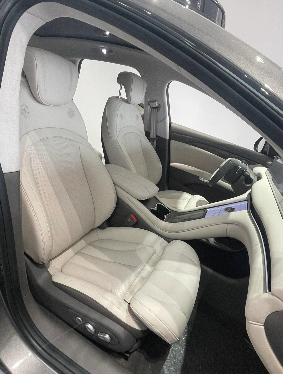 全新智己L7 VS 蔚来ET7：谁才是最具性价比的豪华轿车？_搜狐汽车_搜狐网