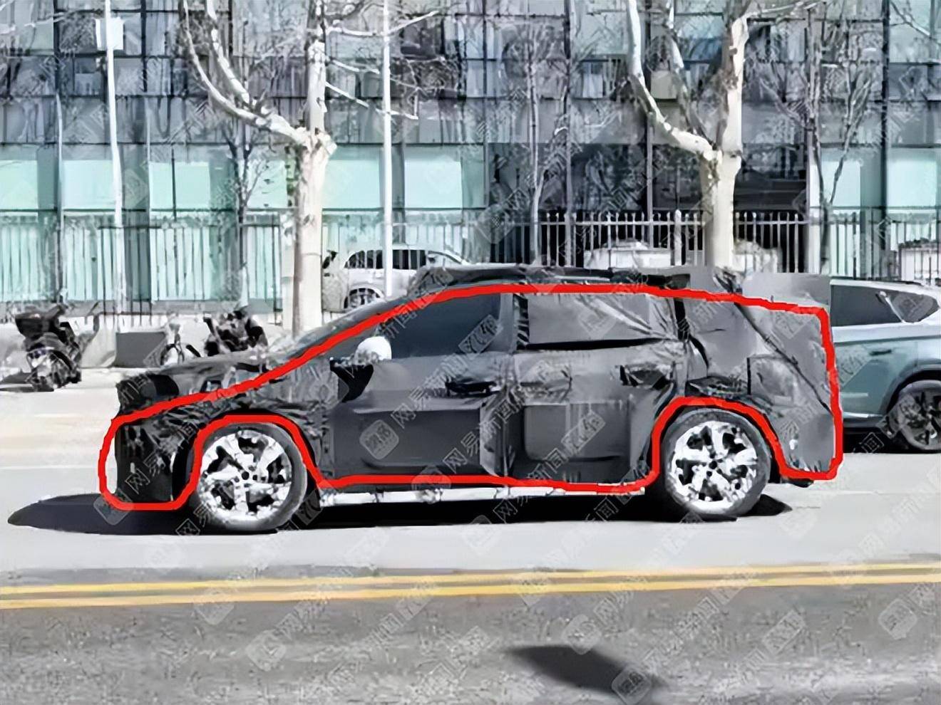 理想M7谍照曝光！定位跨界SUV，MEGA前脸+普锐斯车尾能接受？_搜狐汽车_搜狐网