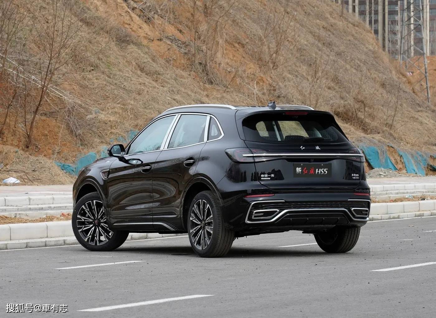 买豪华中型SUV建议先看这款，2.0T+8AT，降至14.88万起，红旗HS5_搜狐汽车_搜狐网