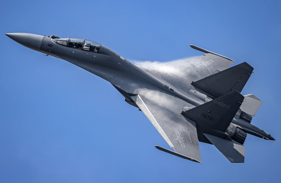 追赶世界第一，歼16和F15EX战机，如何同时挂弹22枚？_挂载_复合_挂架