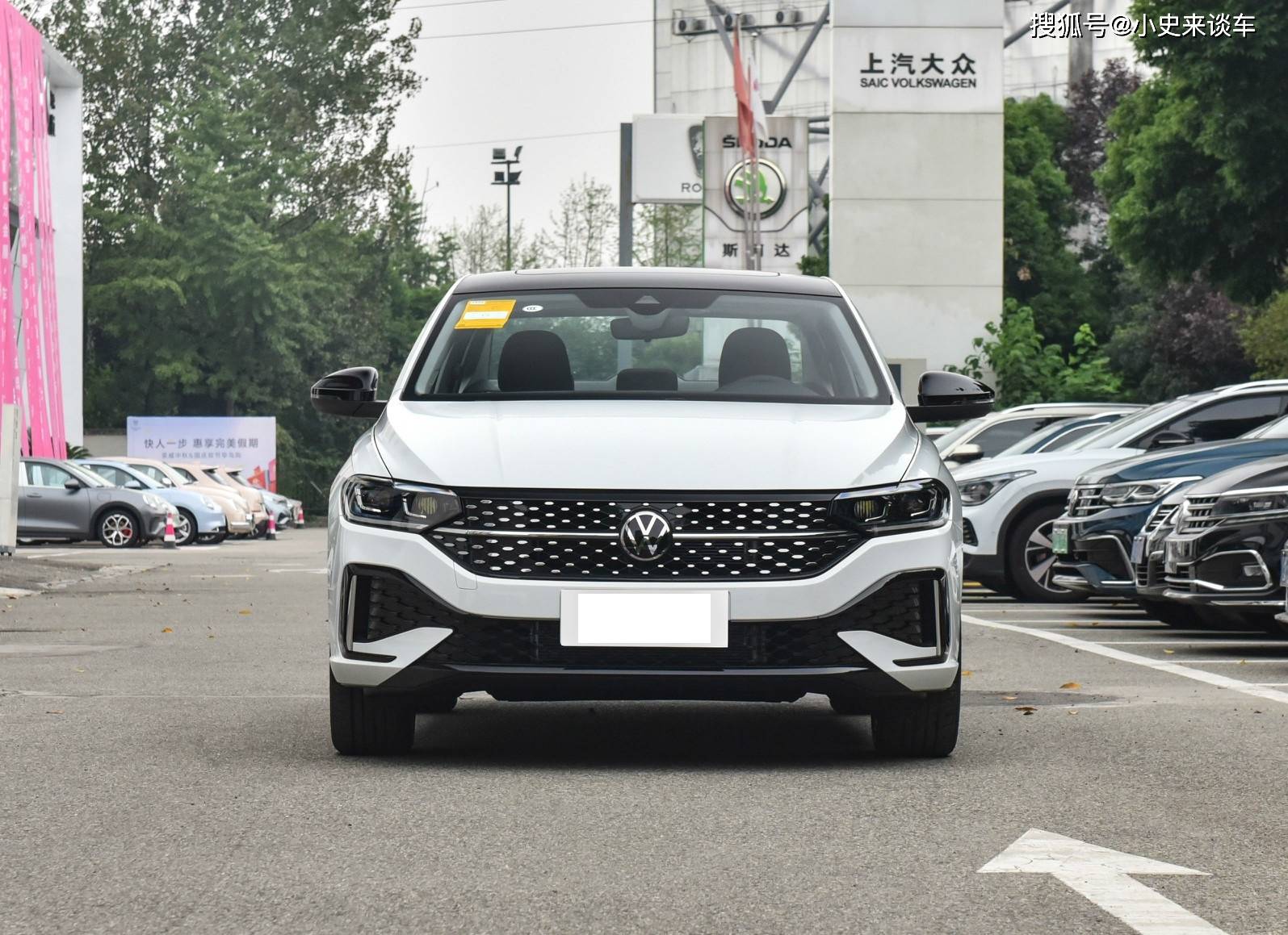 大众亲民版“帕萨特”上市！7.999万起，外观动感，标配1.5L+6AT_搜狐汽车_搜狐网
