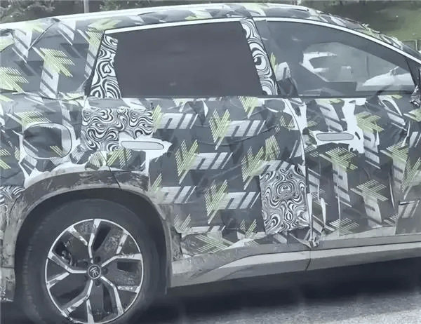 油耗2.9L+续航2100公里，比亚迪全新SUV街拍谍照，价格有望低于15万_搜狐汽车_搜狐网