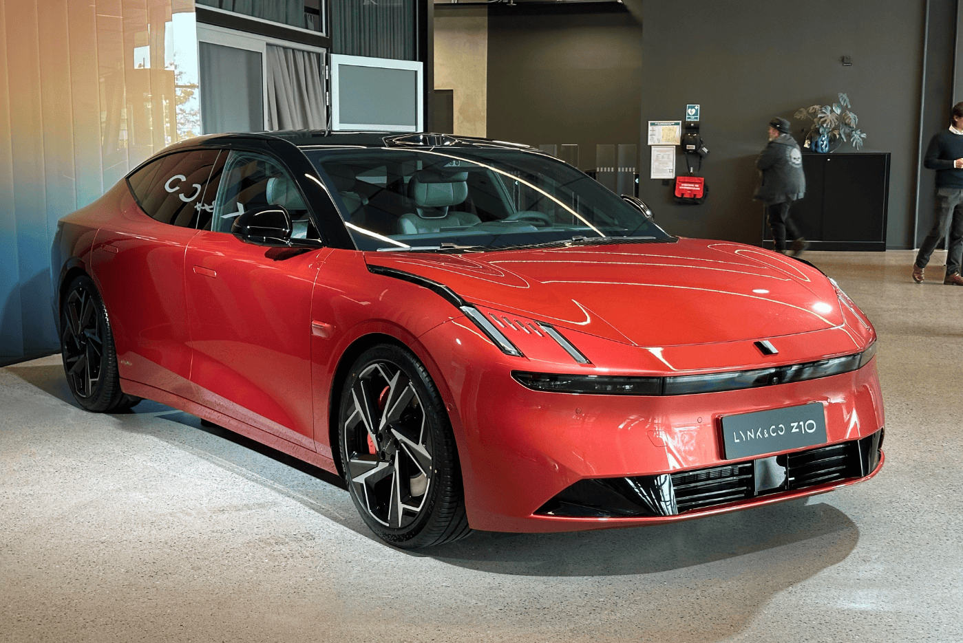 领克Z10现身街头，大过小米SU7/续航超800km，配789马力+双腔空悬_搜狐汽车_搜狐网