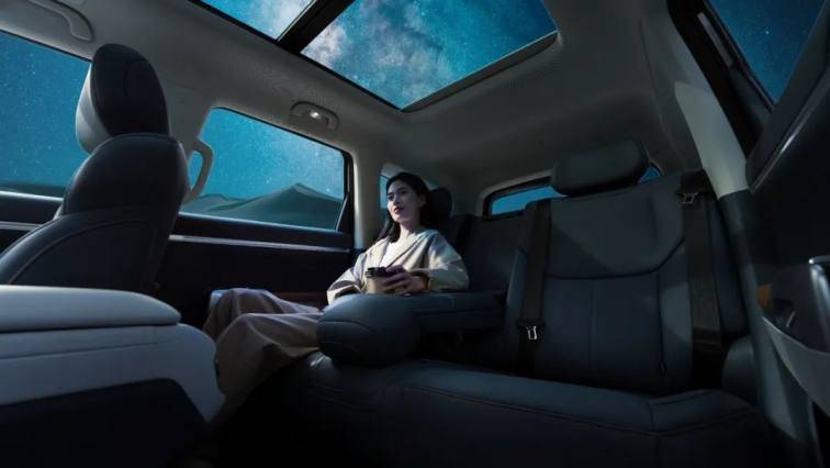 同级唯一空悬+CDC+主动魔毯 深蓝G318售价17.59万起_搜狐汽车_搜狐网