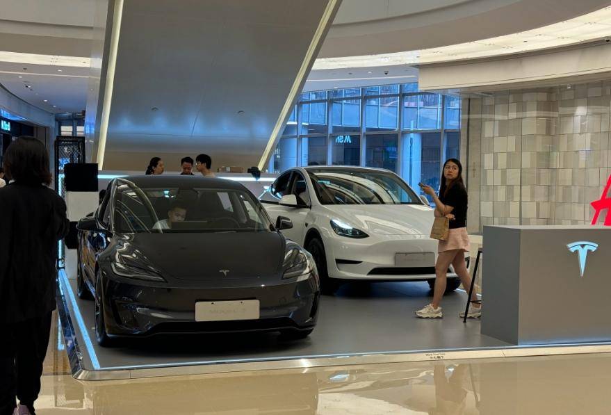 女性车主更适合特斯拉Model 3，还是蔚来ET5T？_搜狐汽车_搜狐网