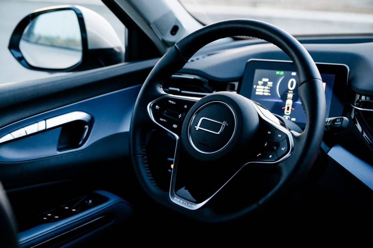 轴距近2米8，配8155芯片，10万级SUV选奔腾T90值吗？_搜狐汽车_搜狐网