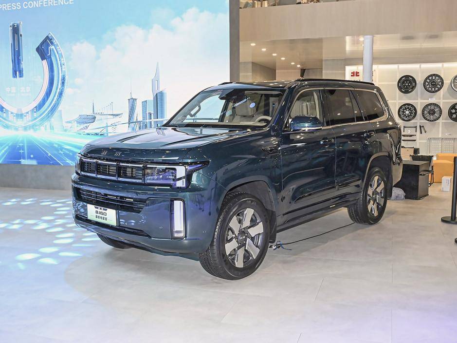 增程动力的硬派SUV，售价25.98万元起，北京BJ60雷霆正式上市_搜狐汽车_搜狐网