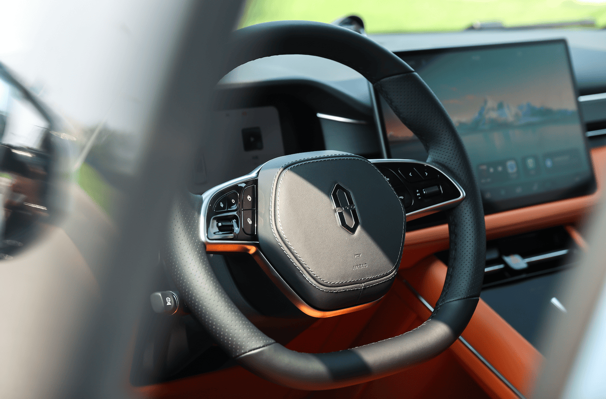 问界新M7 Pro亮相成都车展，“25万级最好的SUV”引围观_搜狐汽车_搜狐网