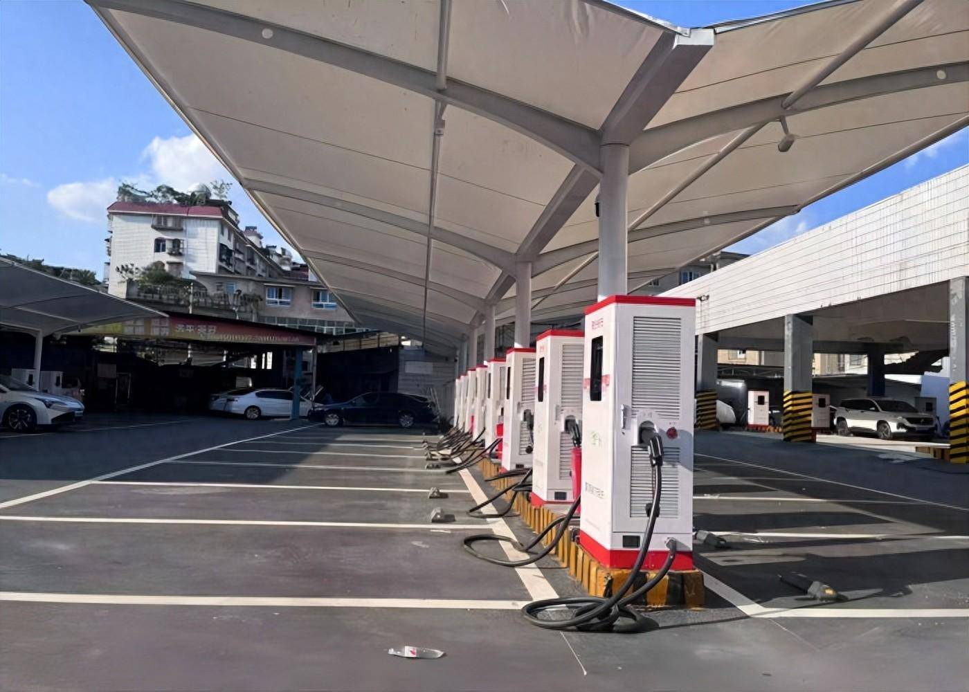 深圳聚合快充｜80-160KW双枪直流充电桩：高效赋能绿色出行的选择_搜狐汽车_搜狐网