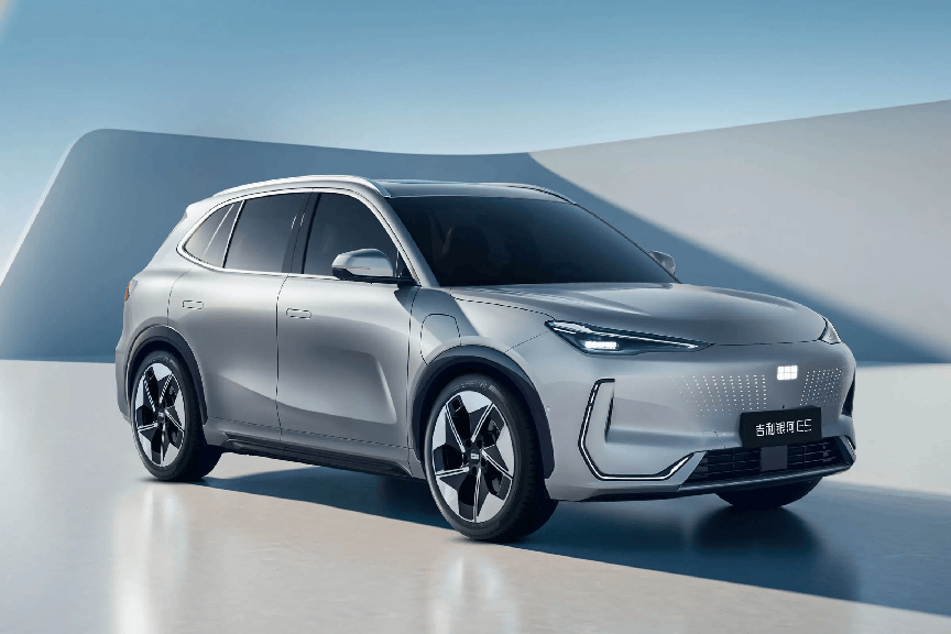 10万级家用纯电SUV怎么选？深蓝S05对比银河E5_搜狐汽车_搜狐网