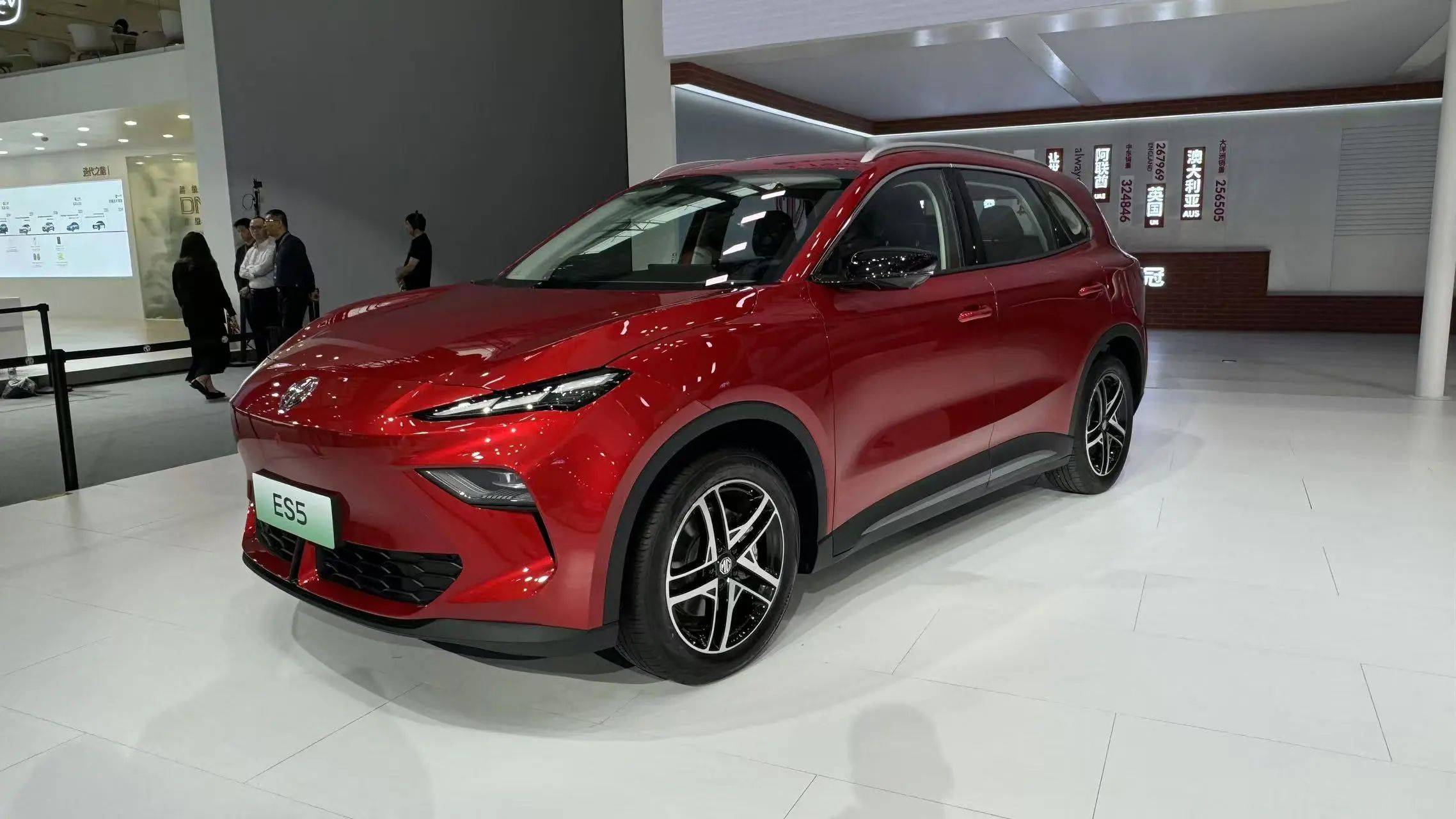 坚持“油电”双赛道发力，MG ES5&MG7 2025款亮相广州车展_搜狐汽车_搜狐网