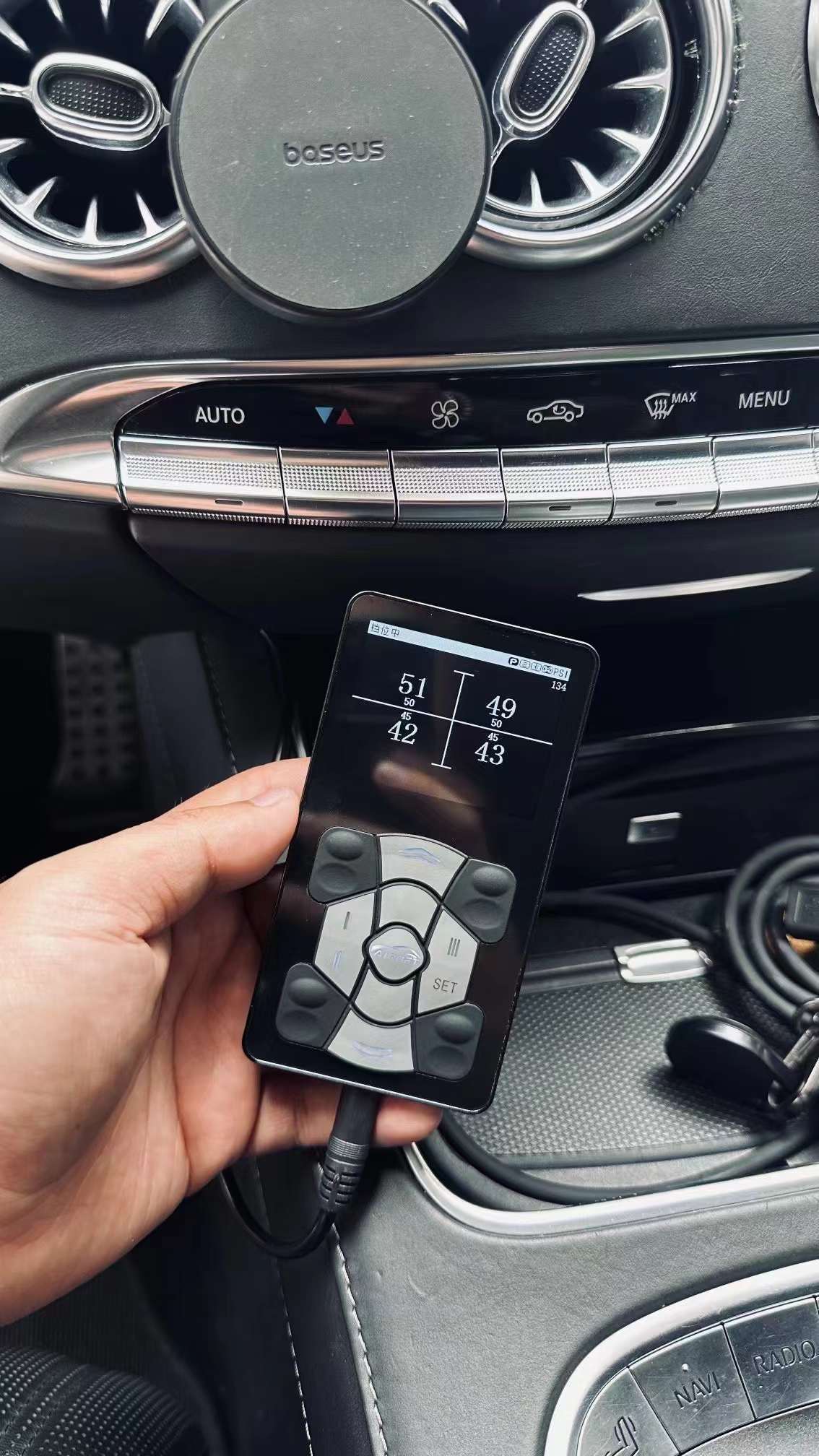 白色优雅，奔驰 S63 与 AIRBFT 气动避震的完美碰撞_搜狐汽车_搜狐网