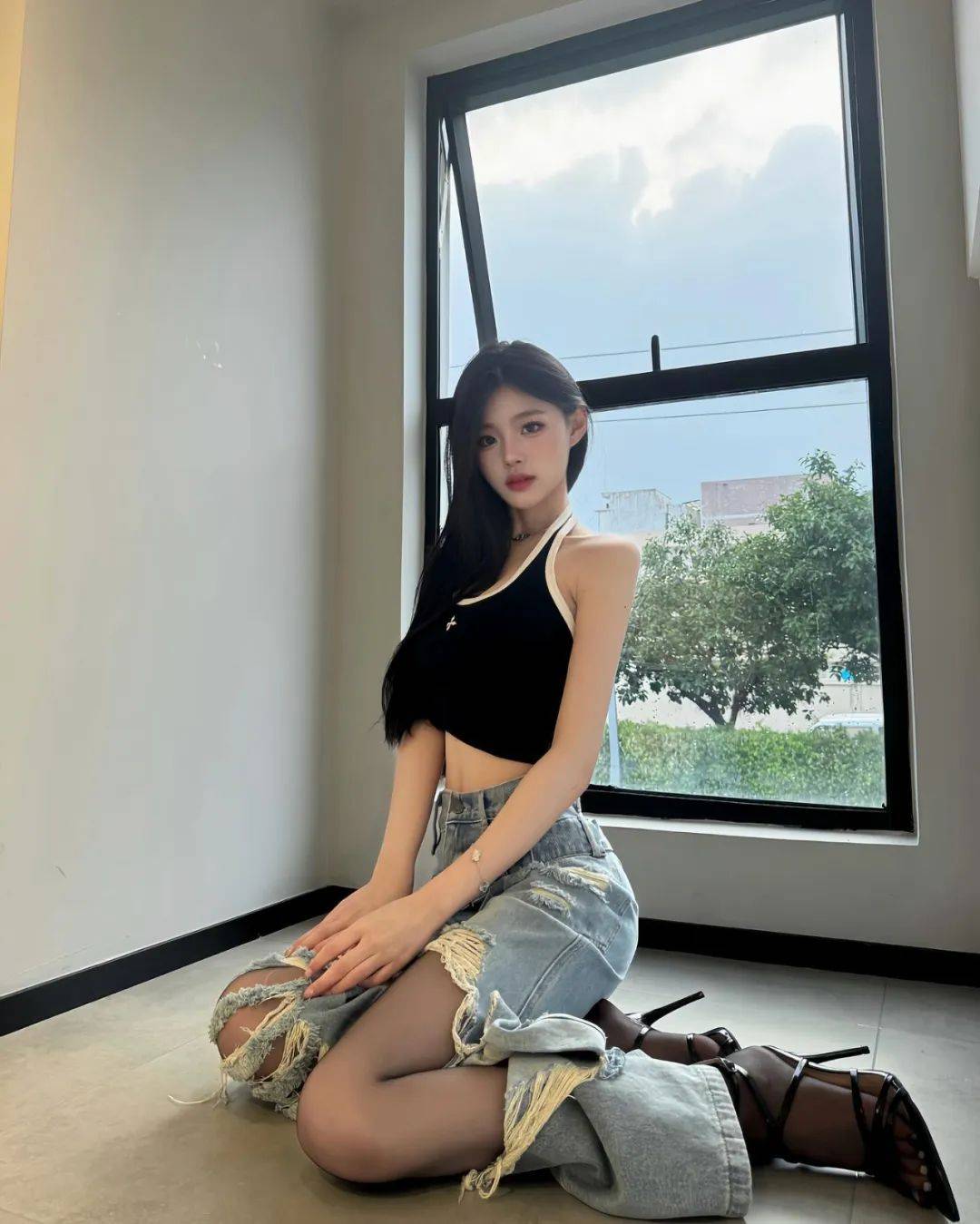 香港第一女神！176cm、49kg，黑丝大长腿，真的人间尤物啊_大腿_身材_曲线美