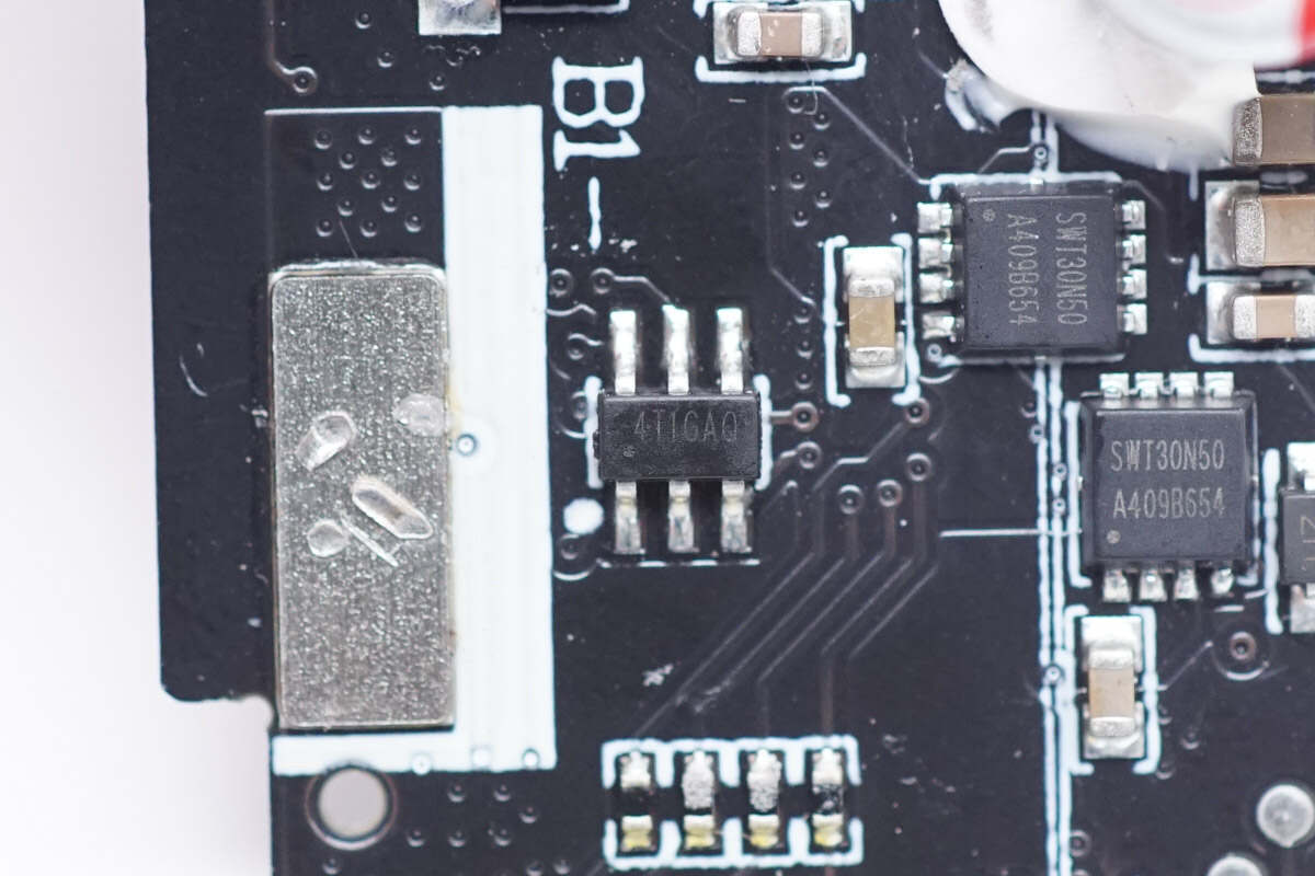 智融科技SW6306移动电源SOC方案获倍思采用，30W磁吸无线充电宝拆解_产品_设计_机身