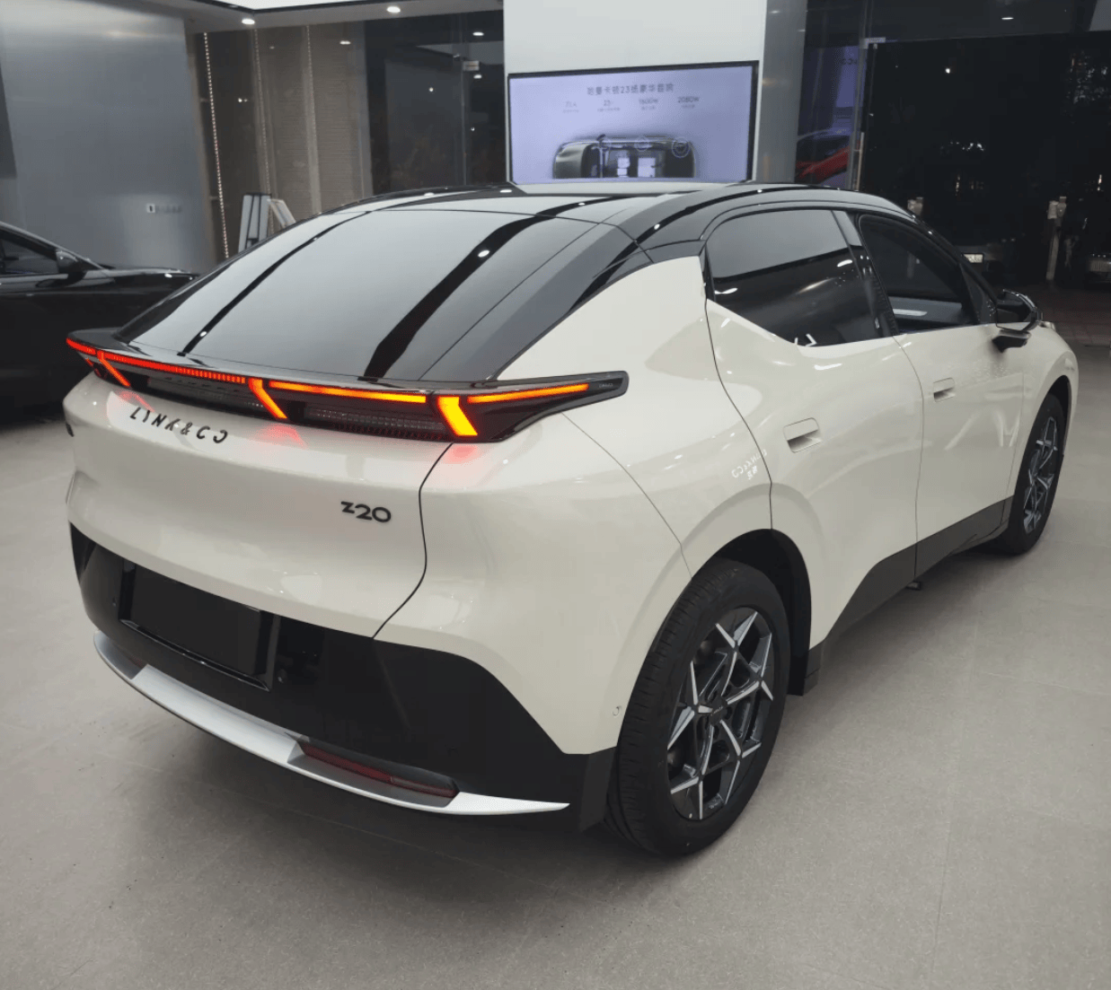 SEA浩瀚架构加持，领克Z20性能、操控真的“不一般”！_搜狐汽车_搜狐网