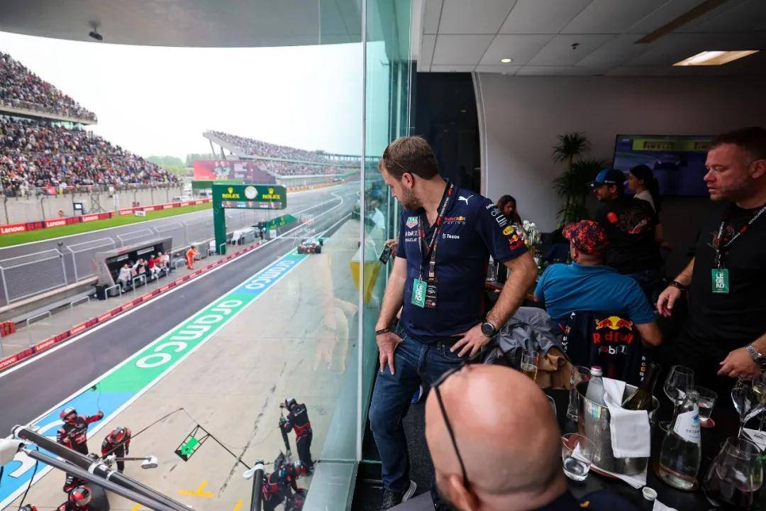 F1的Paddock，Club、包厢票和普通门票有什么区别？_围场_比赛_大奖赛
