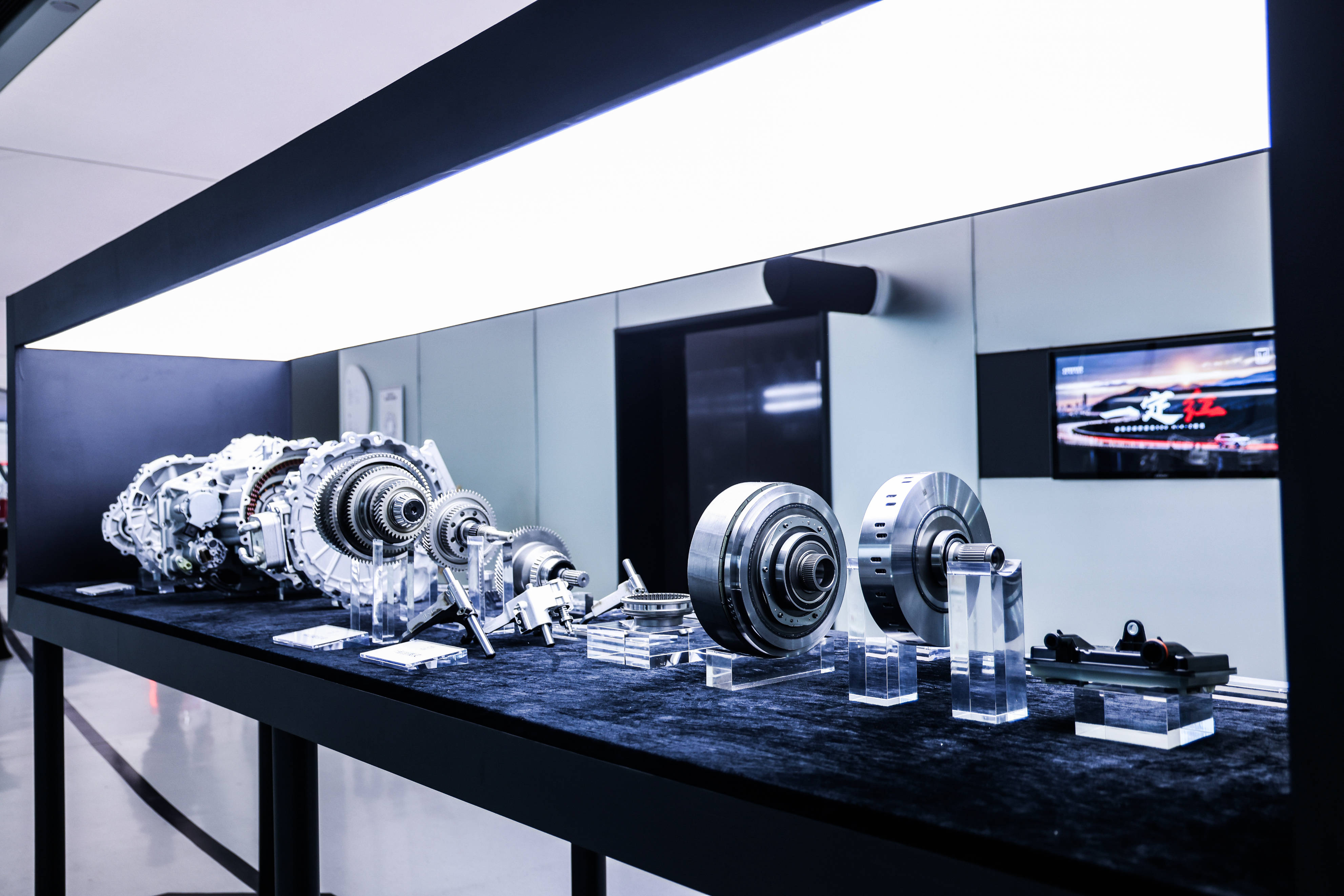 坦克500Hi4-Z开启预售，价格为37.98万元_越野_场景_智能