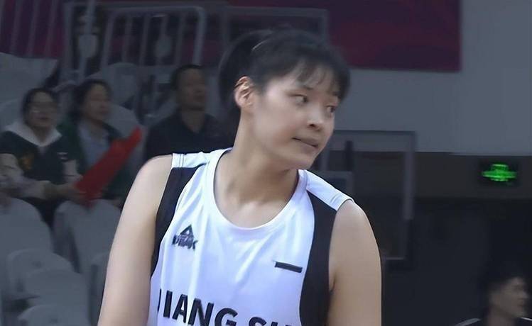 WCBA江苏93-105四川，戴维斯43分罗欣棫18分，李梦23分韩旭22分