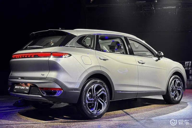 奔腾B70/T90登陆俄罗斯市场 售价249.99万卢布起_搜狐汽车_搜狐网