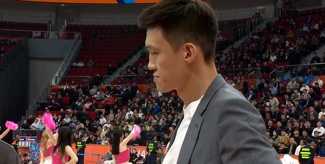 CCTV5直播，山东男篮对标冠军队，21+4核心伤停，深圳新外援首秀_比赛_邱彪_球员