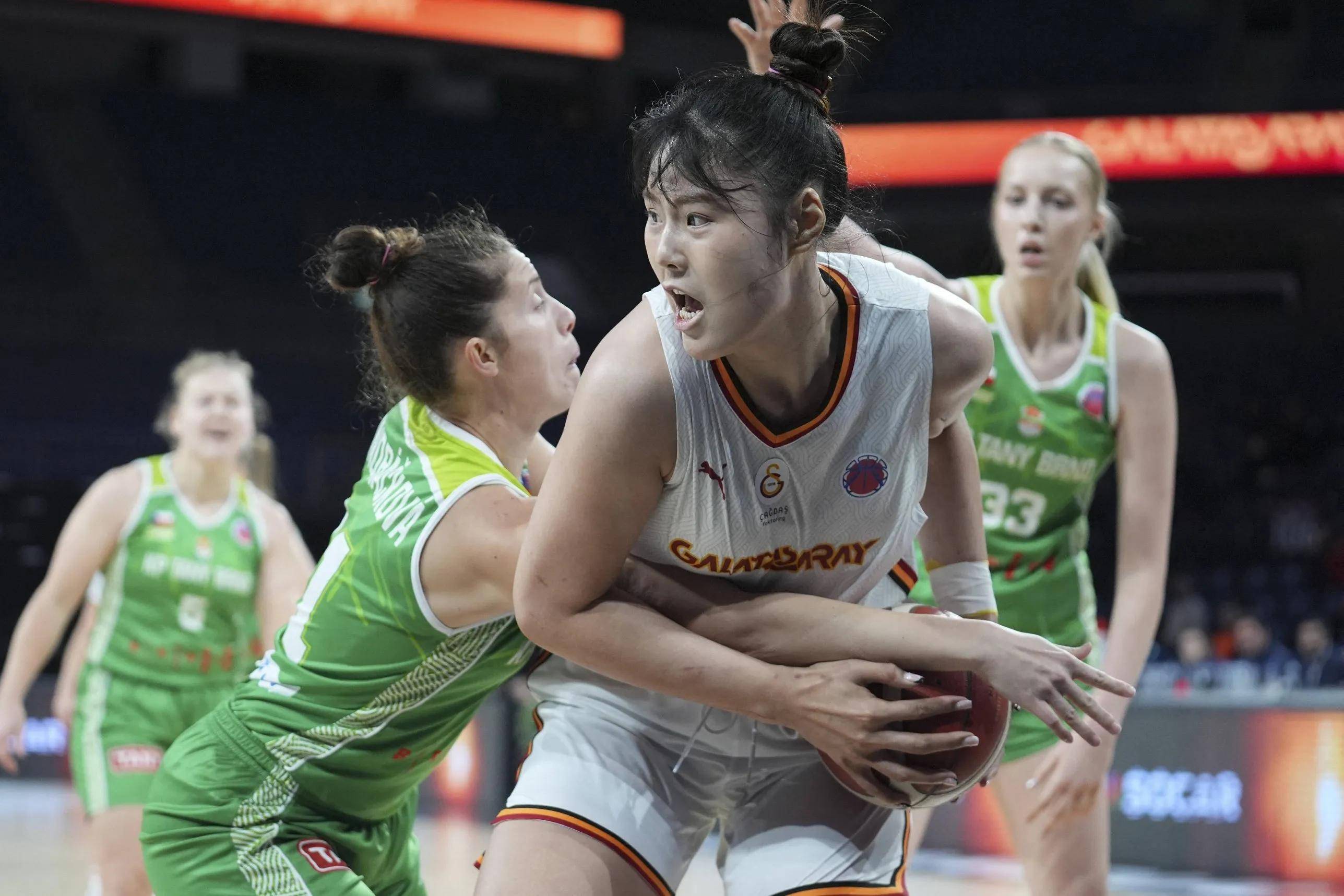 六战六胜！李月汝惊艳发挥，领衔土超豪门挺进欧女杯16强！_加拉塔萨雷_比赛_WCBA