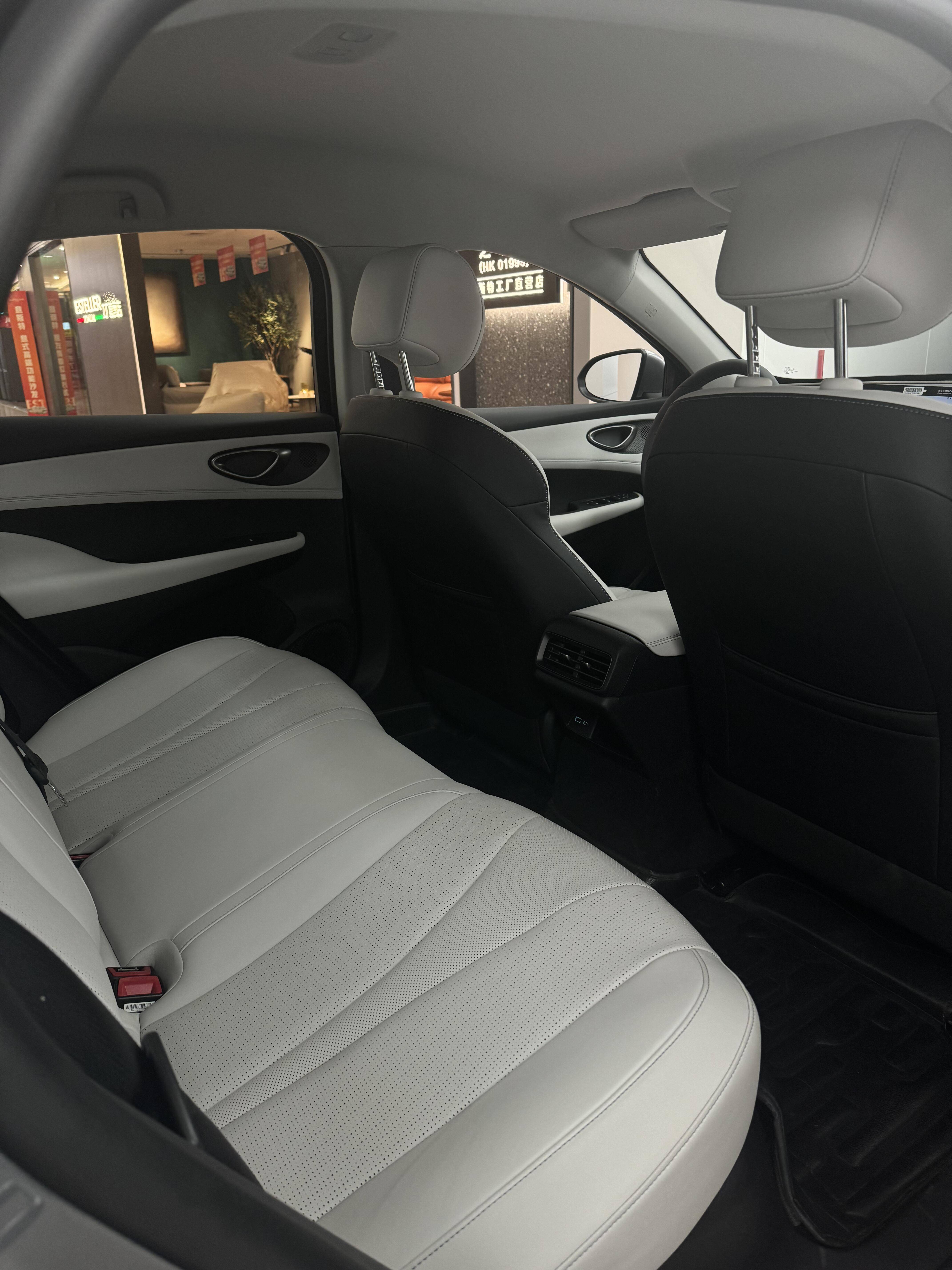 比亚迪海豹05DM-i实车到店，长近4米8+第五代DM，续航超2000km_搜狐汽车_搜狐网