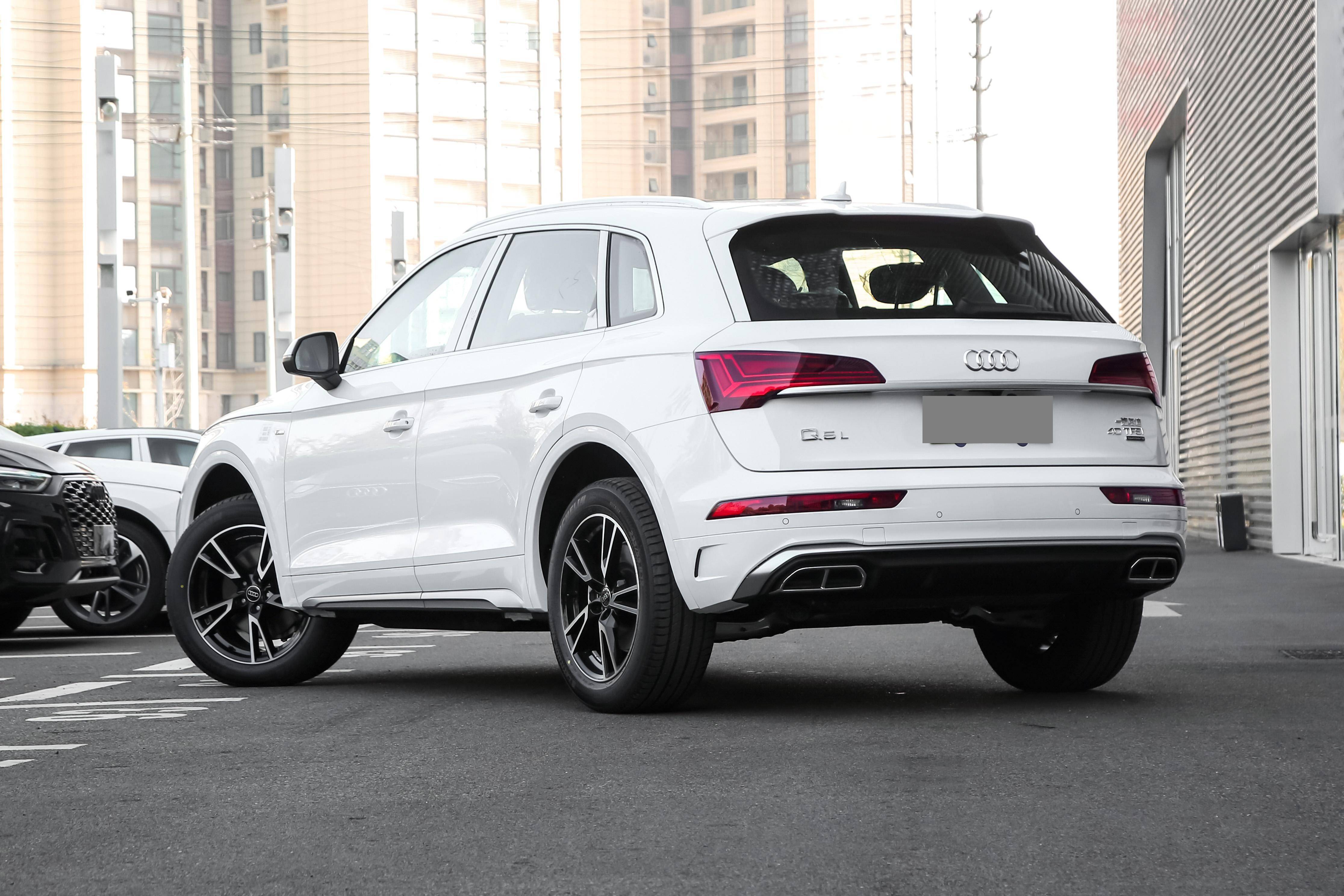 30万元预算都能落地，奥迪Q5L对比凯迪拉克XT5，怎么选更合适？_搜狐汽车_搜狐网