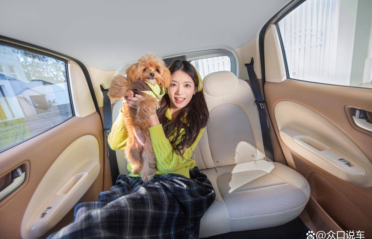 《宏光 MINIEV 四门版上市：空间与配置的双重升级，引领出行新潮流》_搜狐汽车_搜狐网
