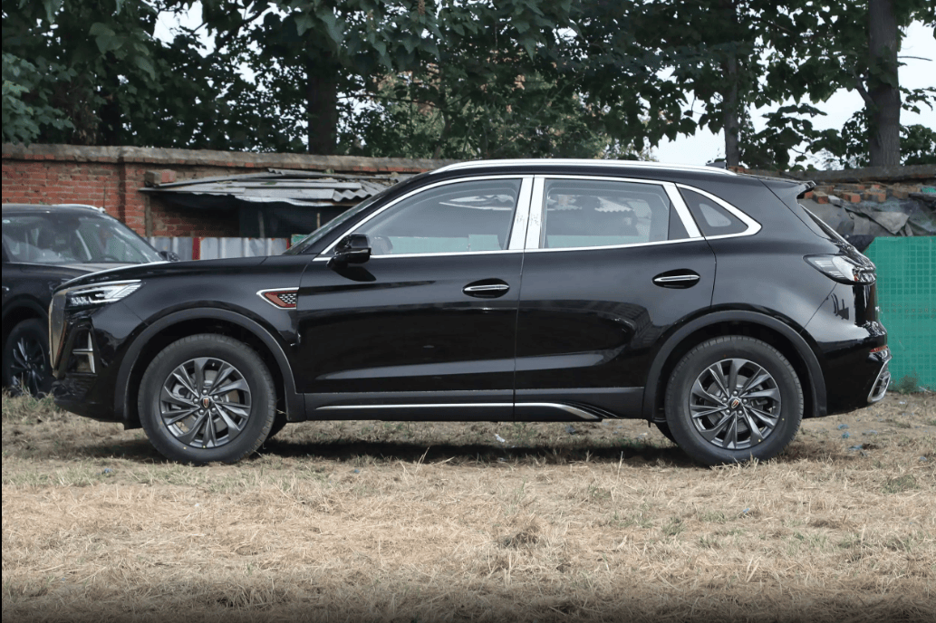 15万内可落地，全系252马力+8AT，带你体验红旗HS5_搜狐汽车_搜狐网