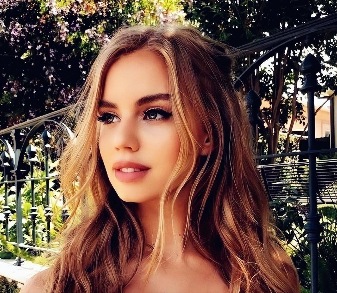 哥伦比亚十大国宝级美女，天生丽质国色天香，你喜欢谁？_身材_五官_亚历