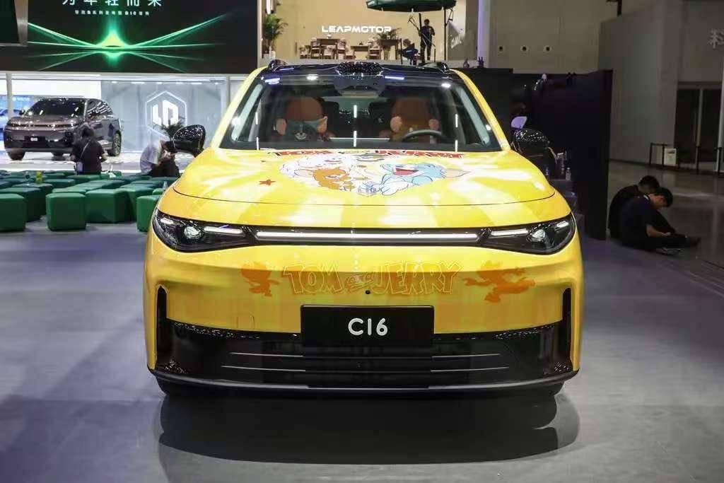 "15万享受30万级豪华配置，零跑C16以4.9米车身+六座黄金布局、8295芯片+三屏联动、L3智驾+800V快充_搜狐汽车_搜狐网