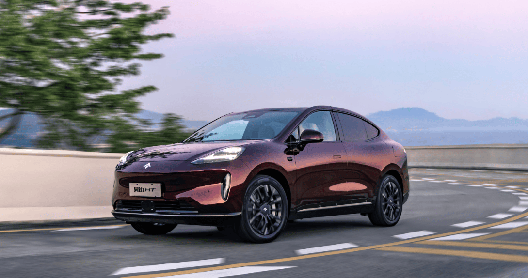 昊铂HT vs 智己LS6：通勤续航、补能大对决，哪款更戳上班族心趴？_搜狐汽车_搜狐网