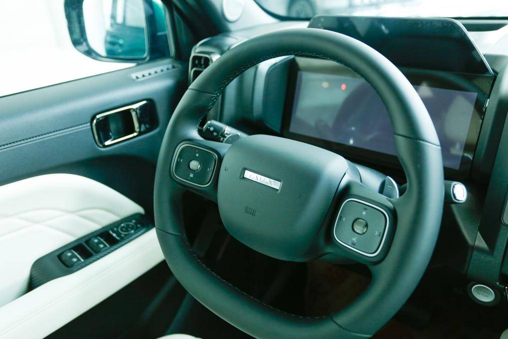 哈弗猛龙新增燃油四驱版 标配2.0T+9DCT 方盒子硬起来了_搜狐汽车_搜狐网