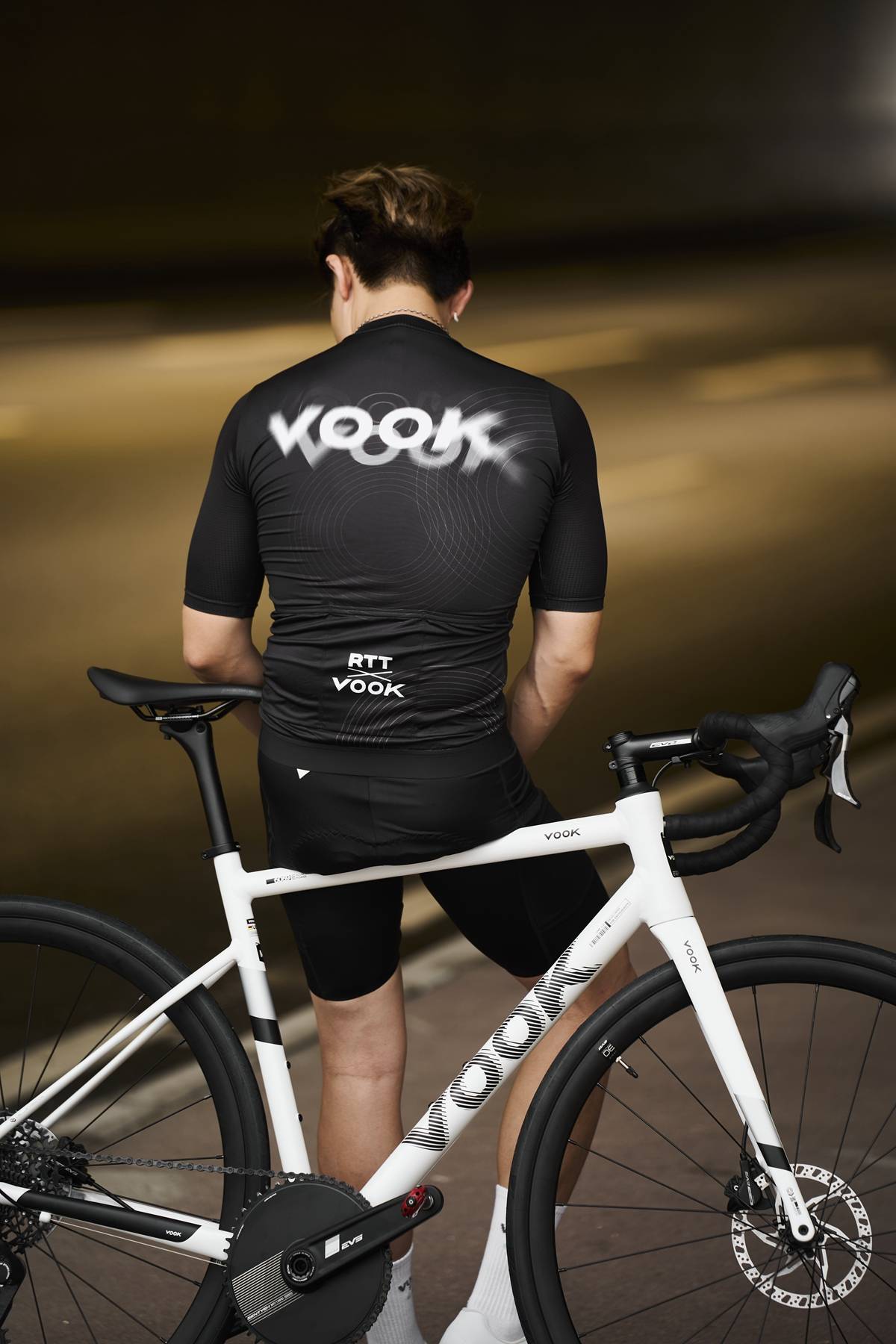 重新定义轻快！全新 VOOK ONE 2.0 “性能”连越多级_搜狐汽车_搜狐网