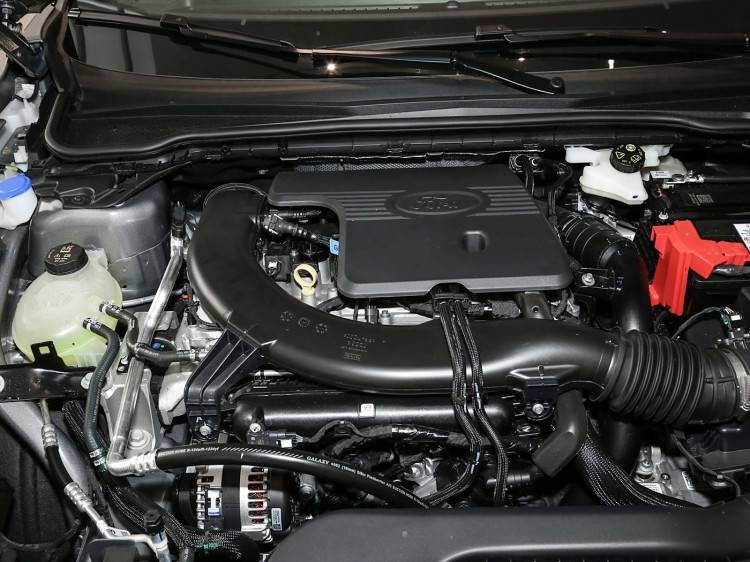 全能型选手 试驾蒙迪欧2.0T+8AT_搜狐汽车_搜狐网