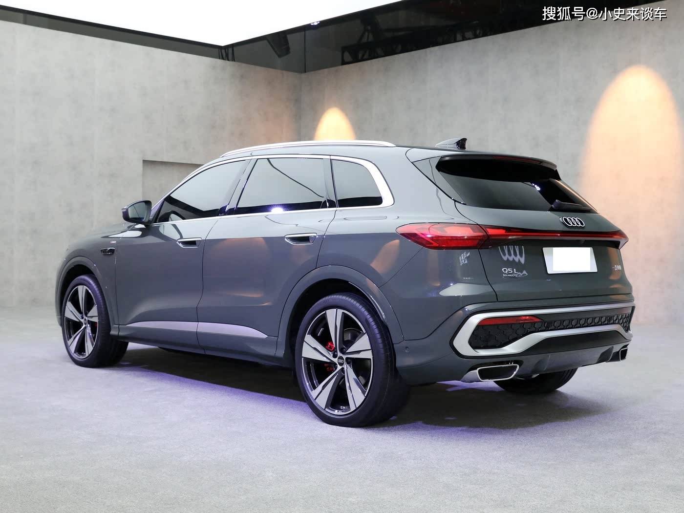 全新2026款奥迪Q5L实车亮相！现款不足35万起售，换装第五代EA888_搜狐汽车_搜狐网