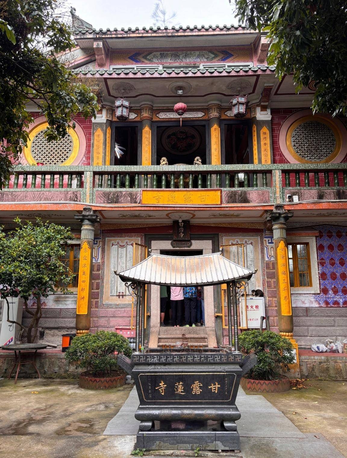 厦门思明区甘露寺，寺后有泉一泓，清泌可口，为女众修持净土道场 - 八闽大地