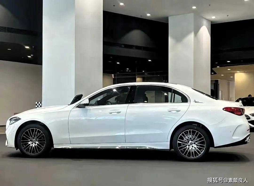 奔驰c260 30万级别独领风骚的奔驰C260L，你还不了解一下？_搜狐汽车_搜狐网