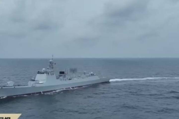中俄联演现役战舰硬核亮相！052D改绍兴舰首秀，万吨补给舰压阵_演习_战略_反潜舰
