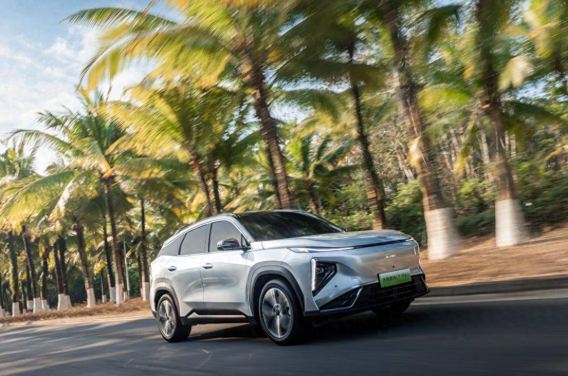 夏日出行首选，银河L7 EM-i限时11.18万起，安全省油两不误_搜狐汽车_搜狐网