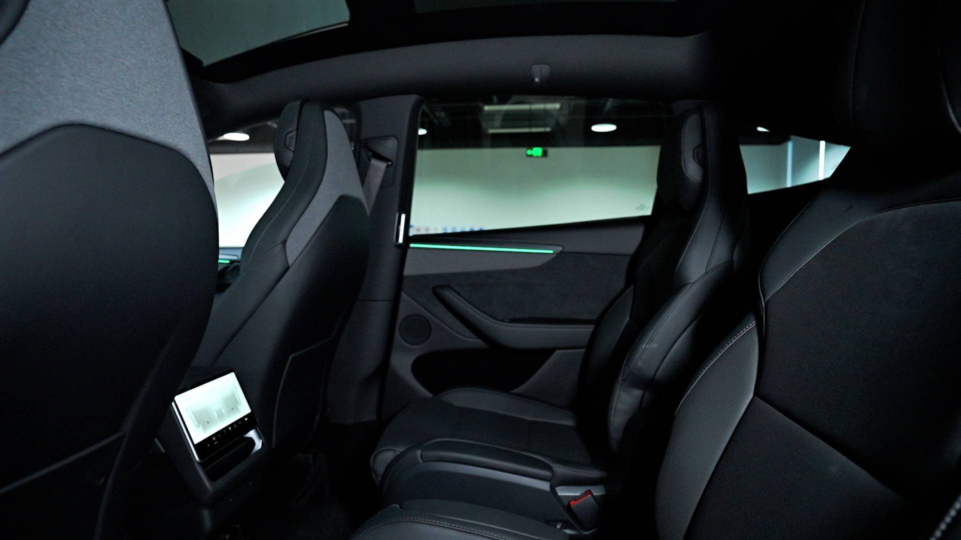 静态体验特斯拉Model YL：三排空间不磨人，33.9万注定爆单_搜狐汽车_搜狐网