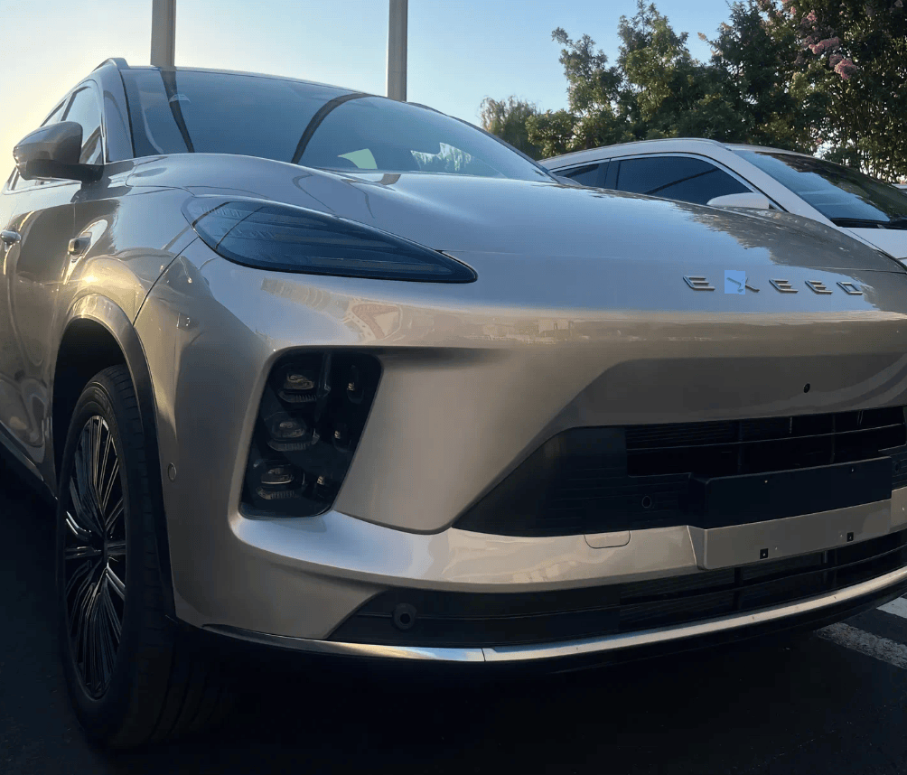 星纪元E05实车现身，长近4米8+三联屏，配1.5T增程+地平线HSD_搜狐汽车_搜狐网