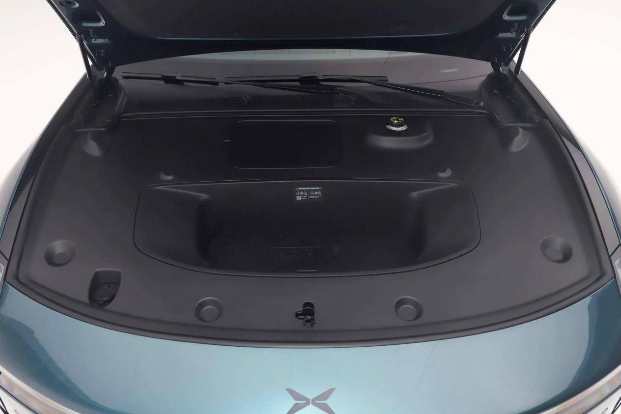 新款小鹏P7来袭，纯电续航700km+，全域支持800V高压快充，能买吗？_搜狐汽车_搜狐网