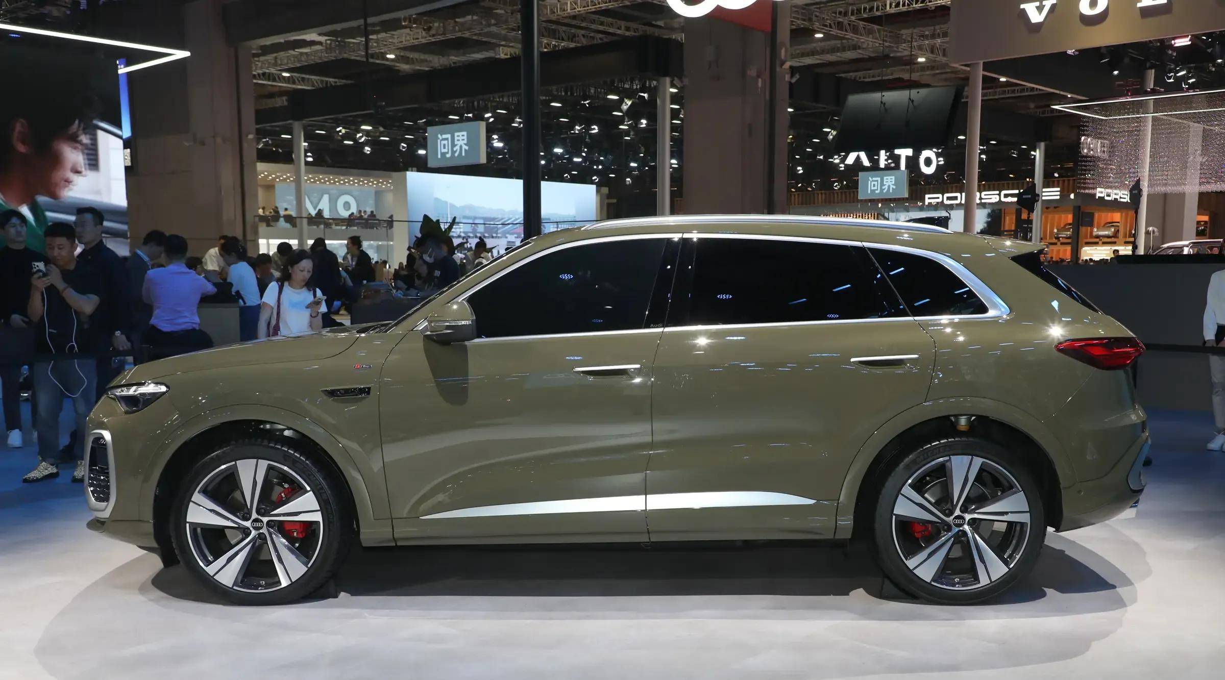 宝马X3瑟瑟发抖！2026款奥迪Q5L正式亮相，这配置简直是降维打击_搜狐汽车_搜狐网